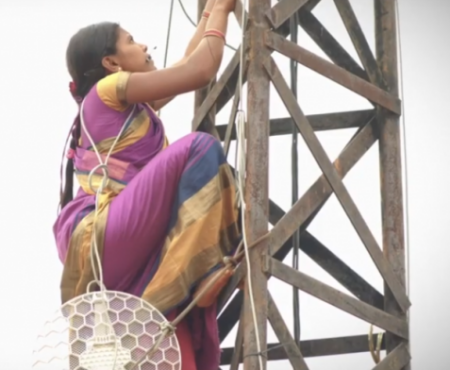 Barefoot Wireless Engineers: Using Human Networks to Grow The Internet ...